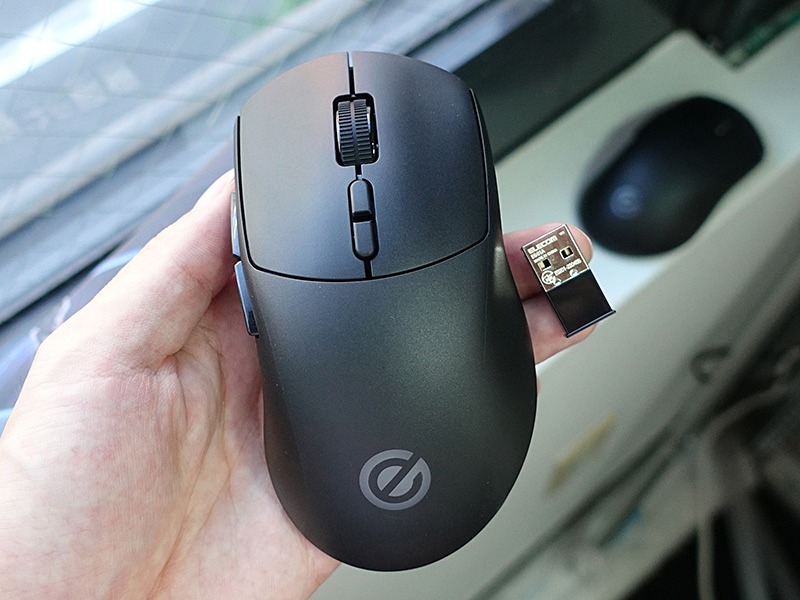 エレコムのゲーム向けマウス「VM500」「VM600PE」、有線/無線両対応で9,980円から - AKIBA PC Hotline!