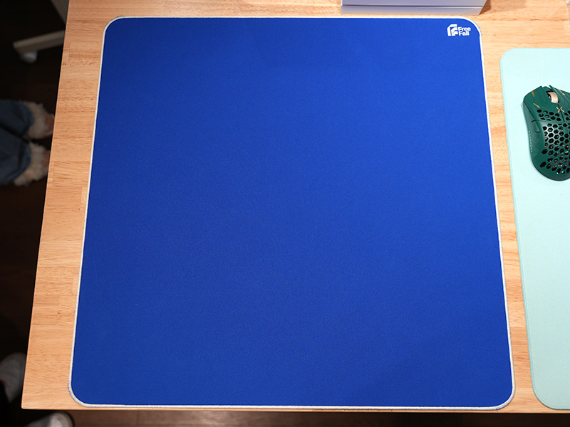 ハードパッドのような使用感の布製マウスパッド「FreeFall SV BASE Control+ v3」 - AKIBA PC Hotline!