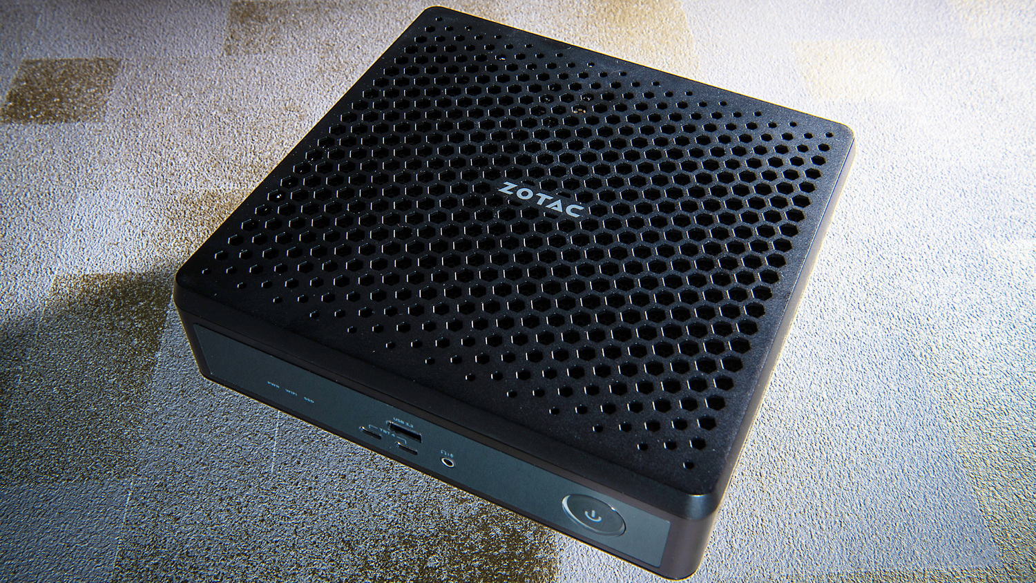 フルスペックのGeForce搭載ミニPCでゲームも仕事もバッチリ。ZOTAC「ZBOX MAGNUS EN275060TC」を試す ...